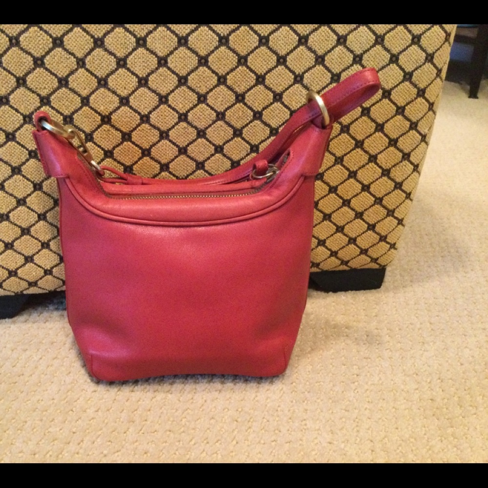 Vintage Coach Red Leather Leather Shoulder Bag - Gem